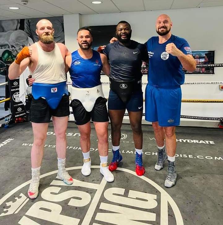 Boxe : Tyson Fury choisit Martin Bakole sparring-partner pour son ...